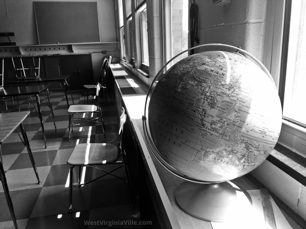 ‘What Does the Past Look Like?’ – TheStoryIstheThing